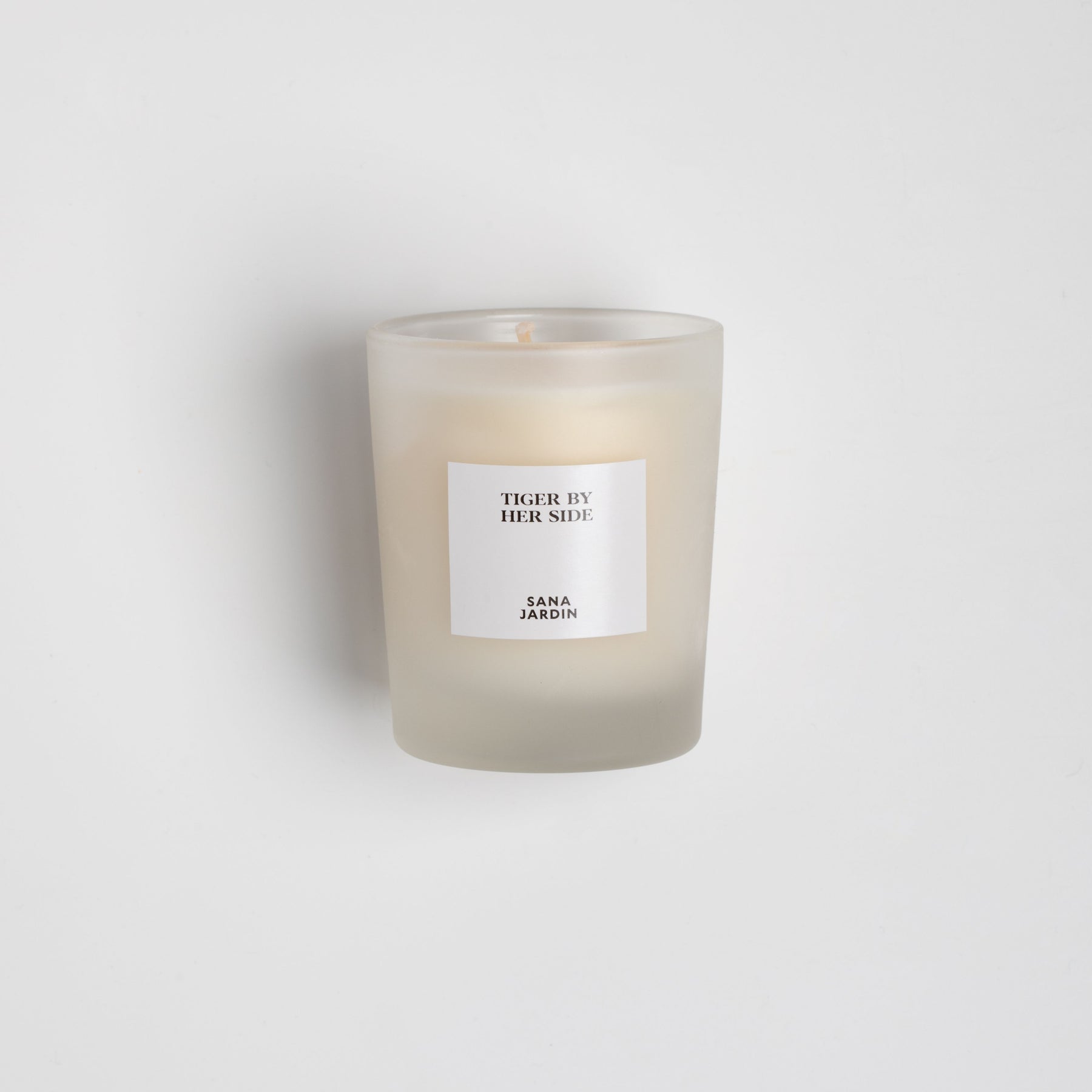 Tiger By Her Side vegan scented candle - Amber & Patchouli - Sana ...